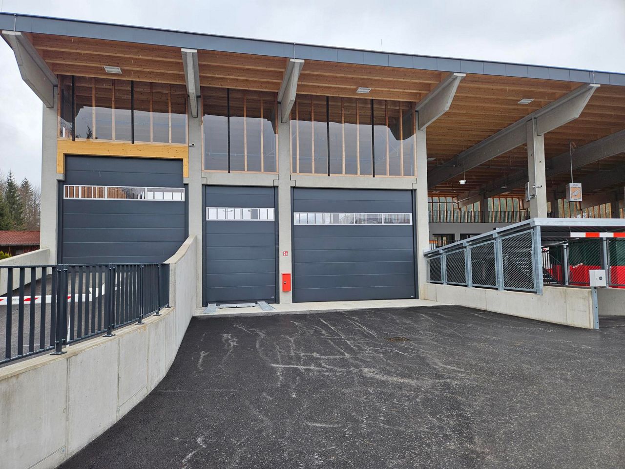 Installation of Normstahl industrial doors