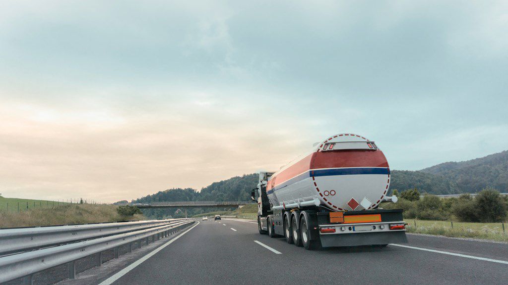 Transport of liquids and fuels: Six advantages the PROTEC2 CLIQ™ access ...