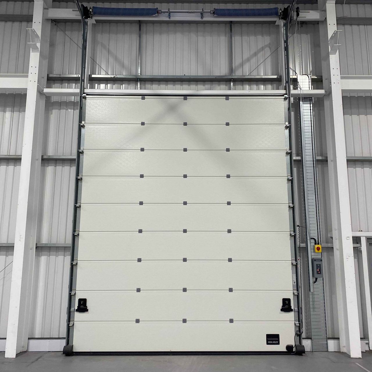 Overhead sectional doors | ASSA ABLOY ENTRANCE SYSTEMS
