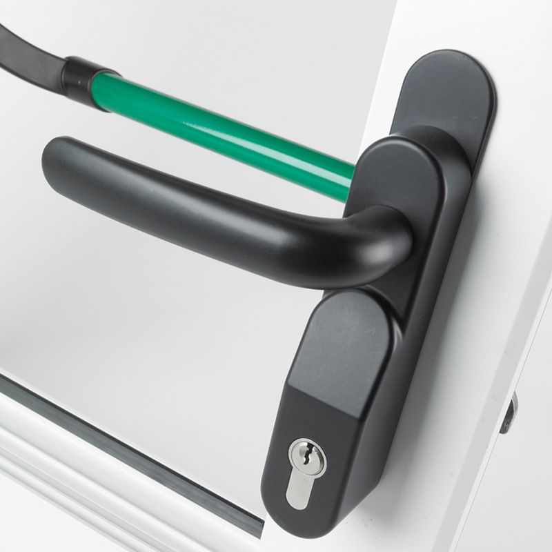 Fast escape with the Yale Lockmaster® Panic Exit Device | Yale