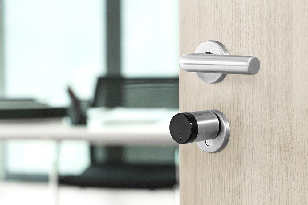 Upgrade existing mechanical door cylinders with a SMARTair knob ...