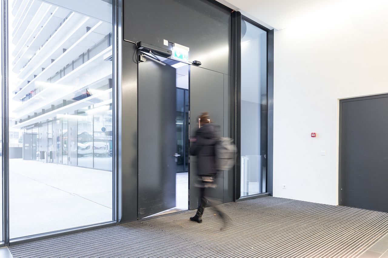 Record DFA 127 Swing Door Operator | Record