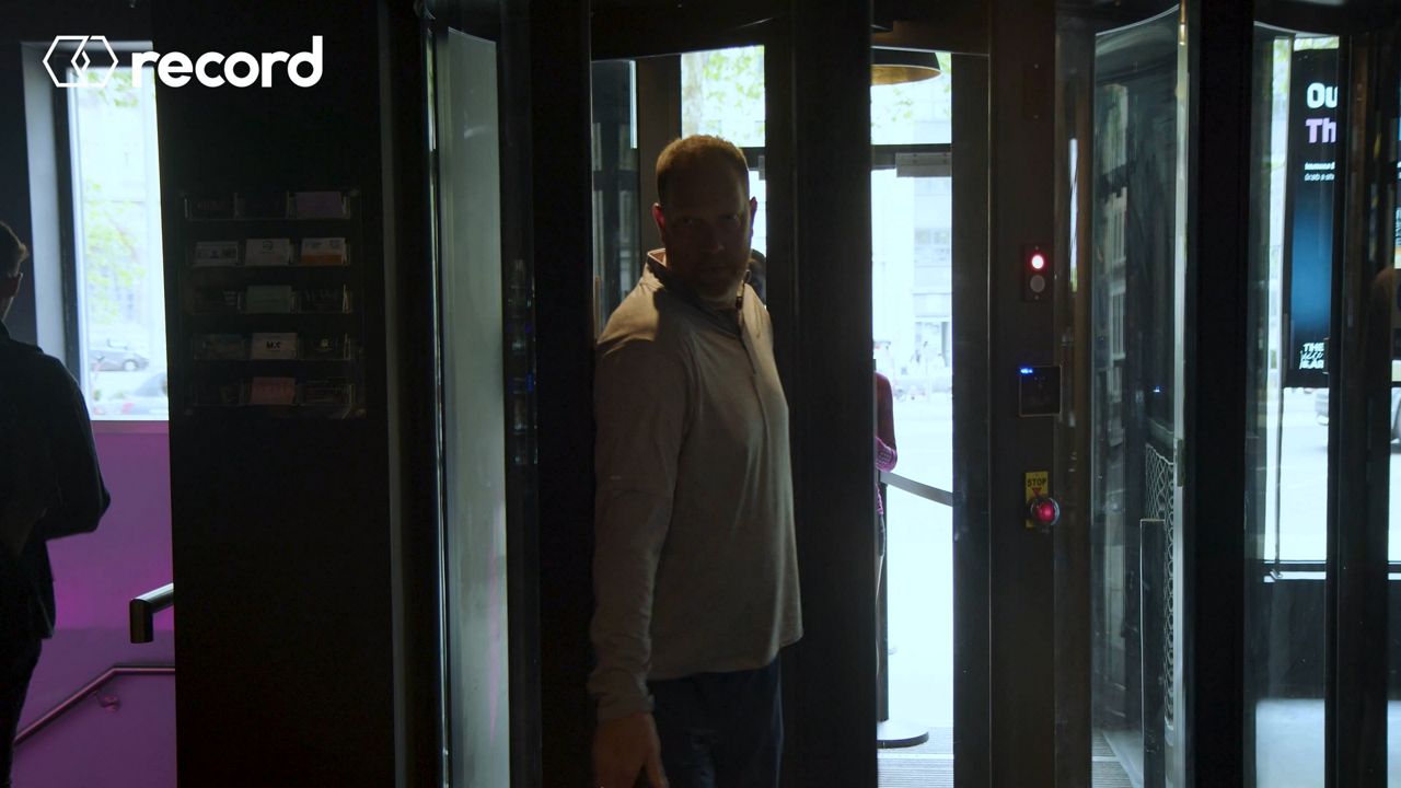 Security Revolving Doors At Luxe Fitness | Record
