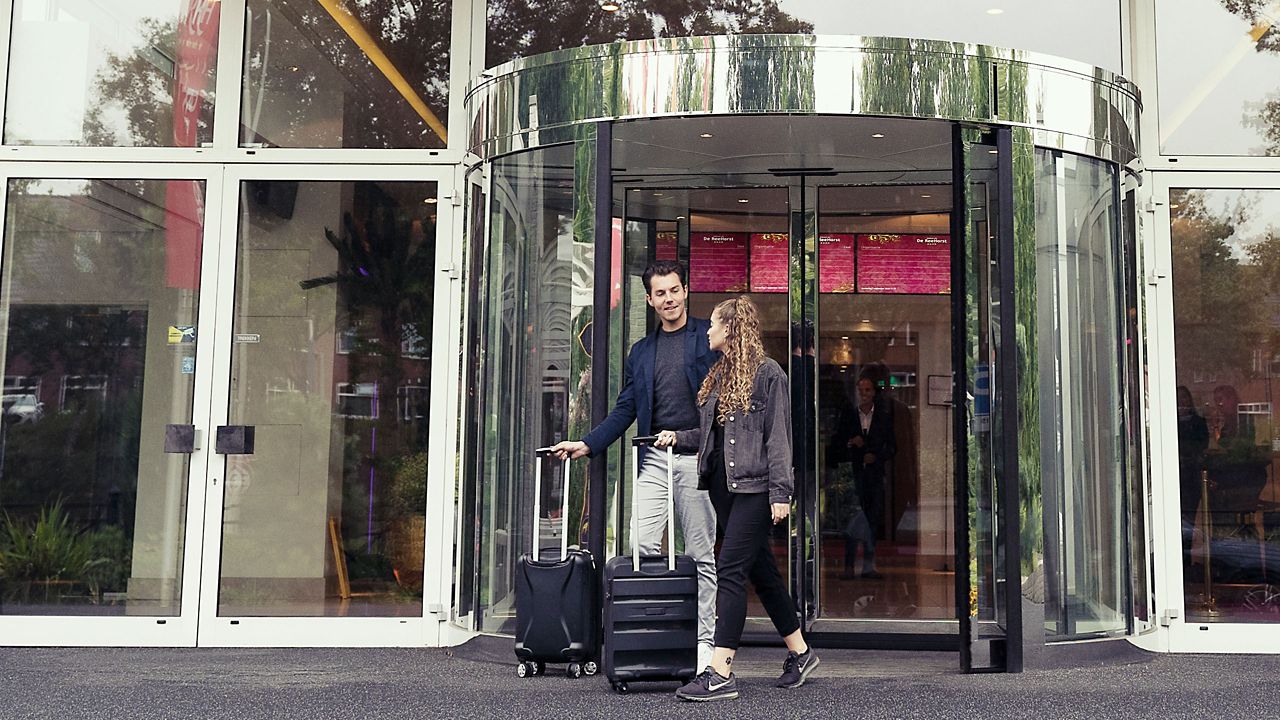 Hotel Doors | Lobby and Restaurant Entrances | ASSA ABLOY
