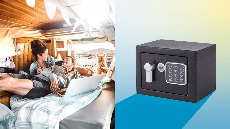 Electronic mini safes on travel | Yale