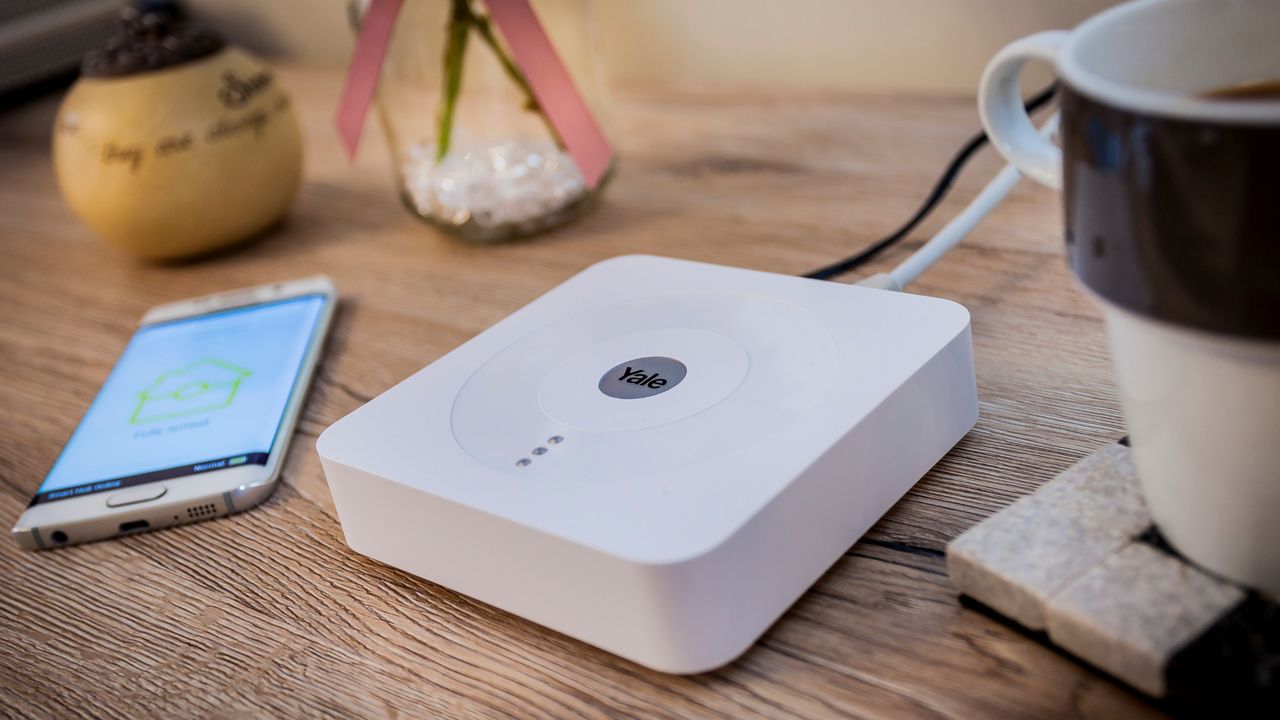 SR Smart Home Alarm | Podrška | Yale